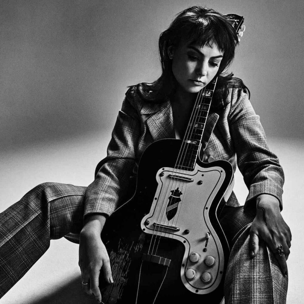 Angel Olsen's "Waving, Smiling" Is Easy to Get Lost In | The Wild Honey Pie