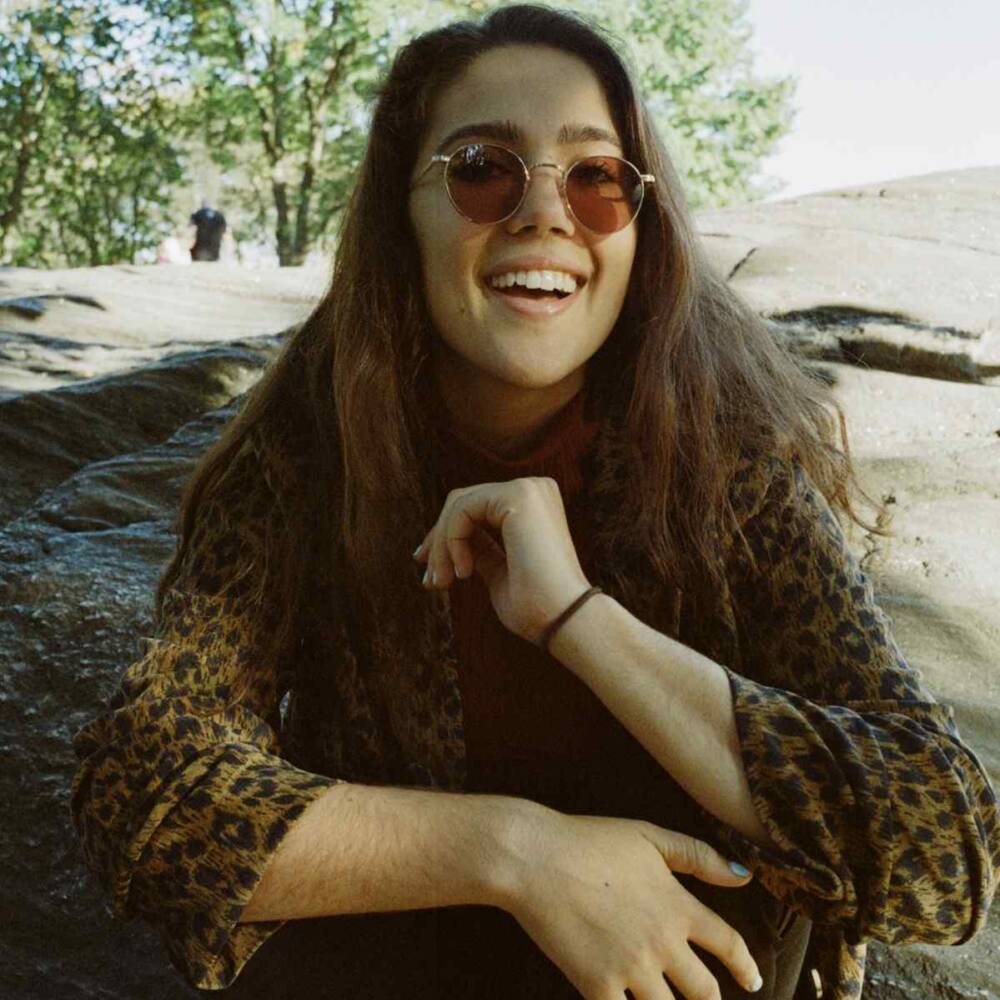 Elizabeth Woolf 's Sunny Disposition Shines Through on "Til It's Dark ...