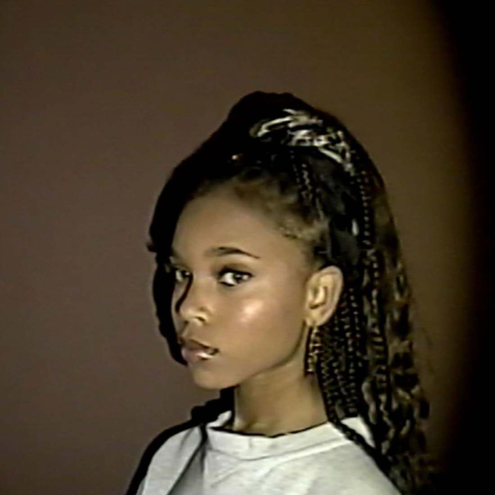 Amaria Takes an Evening Drift on "Twilight" | The Wild Honey Pie